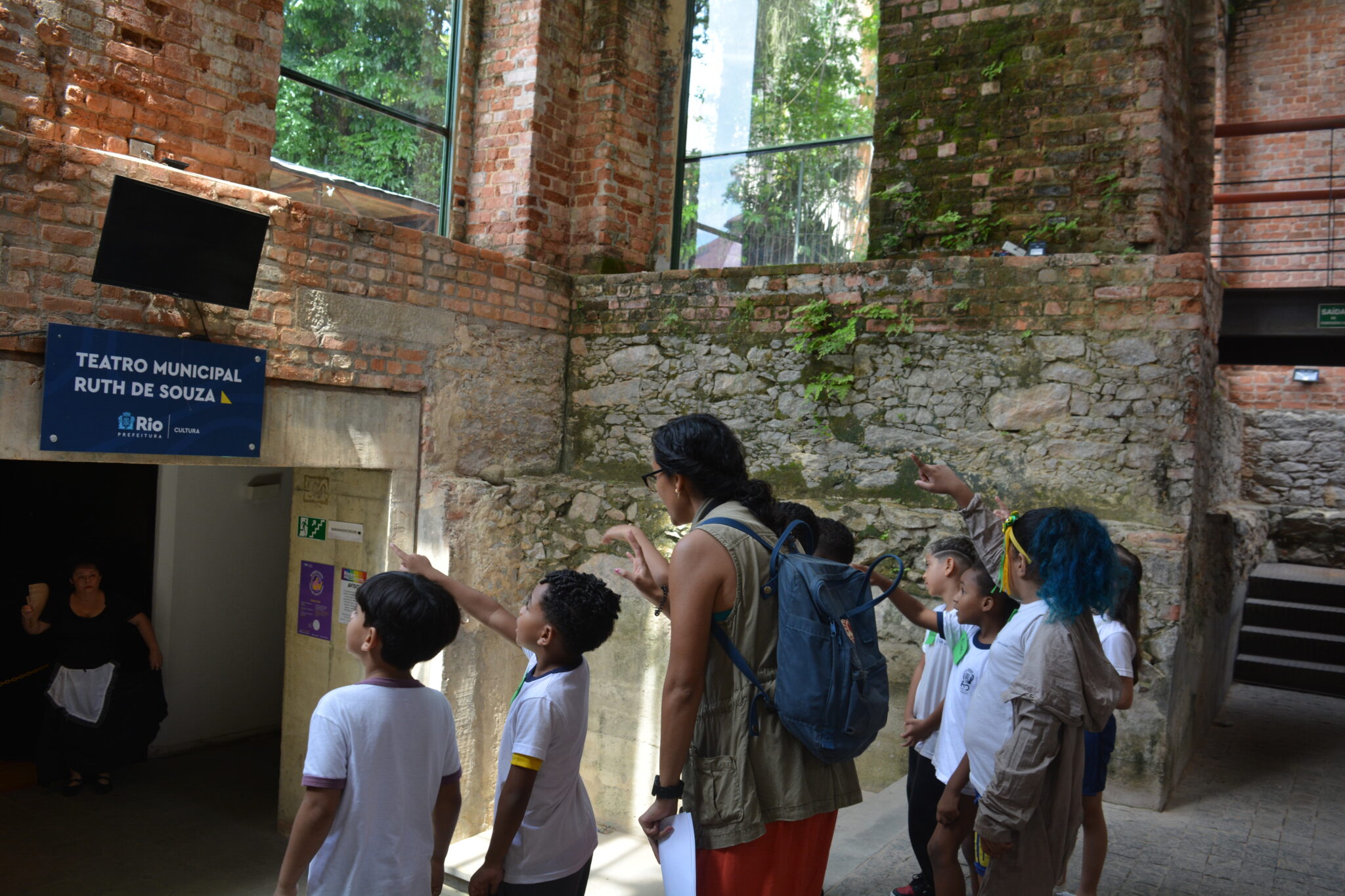Um Parque com as Crianças - Exploradores de la ciudad AC